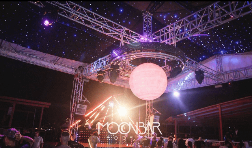 Moon Bar Maho Bay, Sint Maarten | The Hills Residence